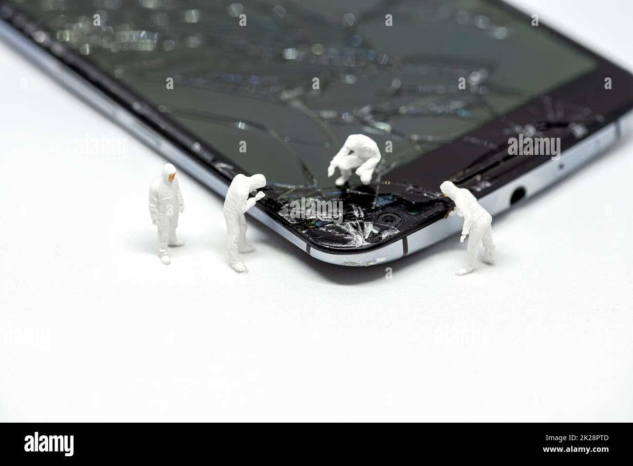 Broken mobile phone hi-res stock photography and images - Alamy