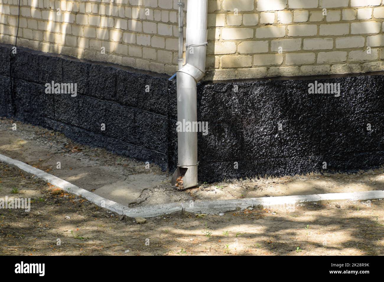 The resinized base of the house. Protection against moisture bituminous ...