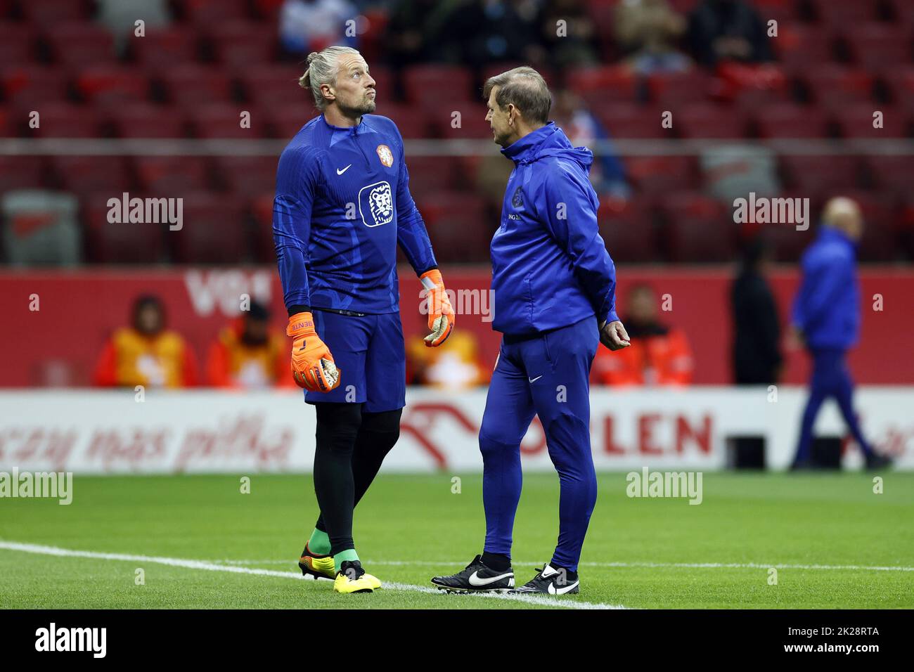 WARSAW - (lr) Holland goalkeeper Remko Pasveer, Holland goalkeeper ...