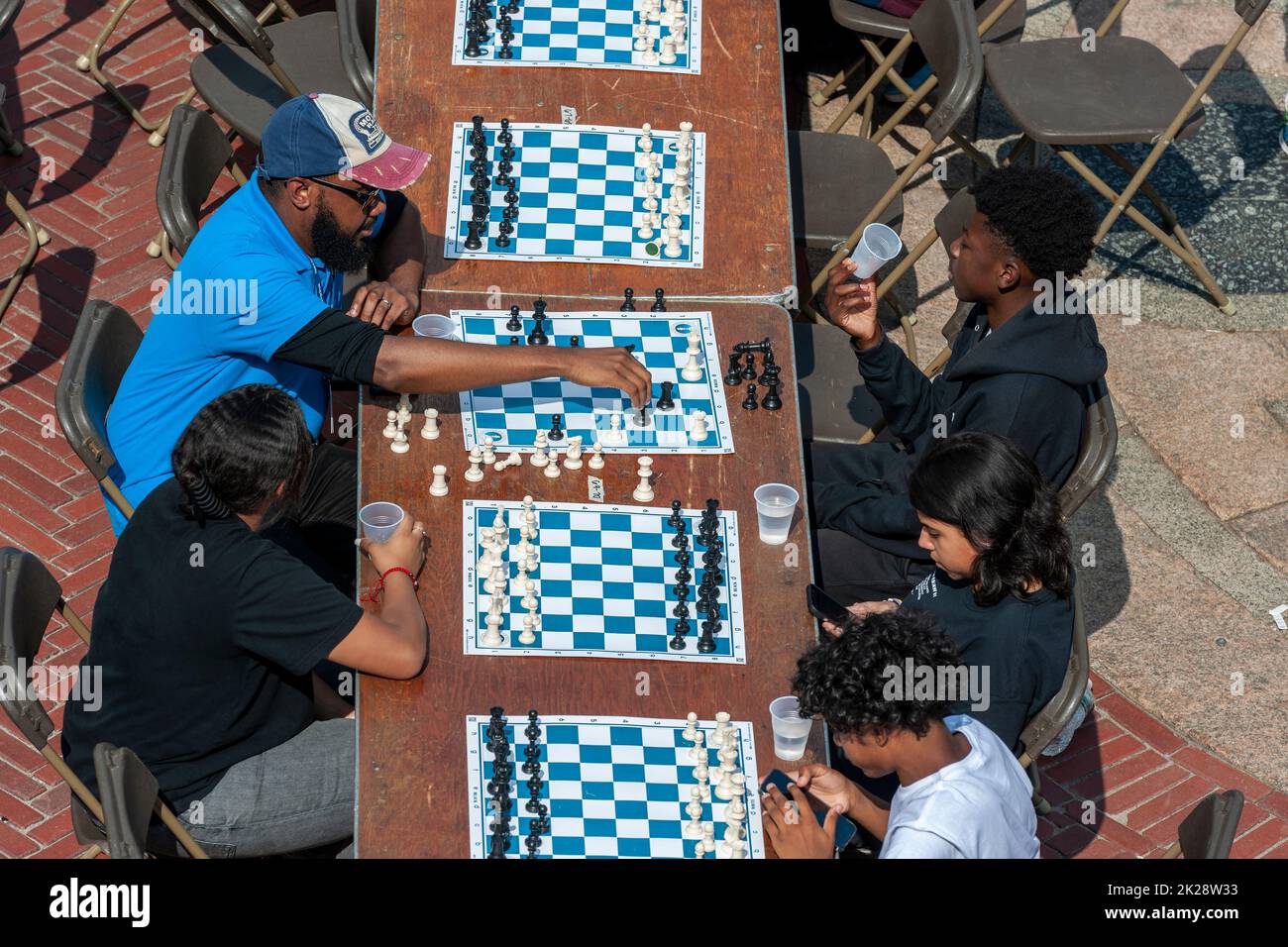 Chess in the parks rapid open hi-res stock photography and images - Alamy