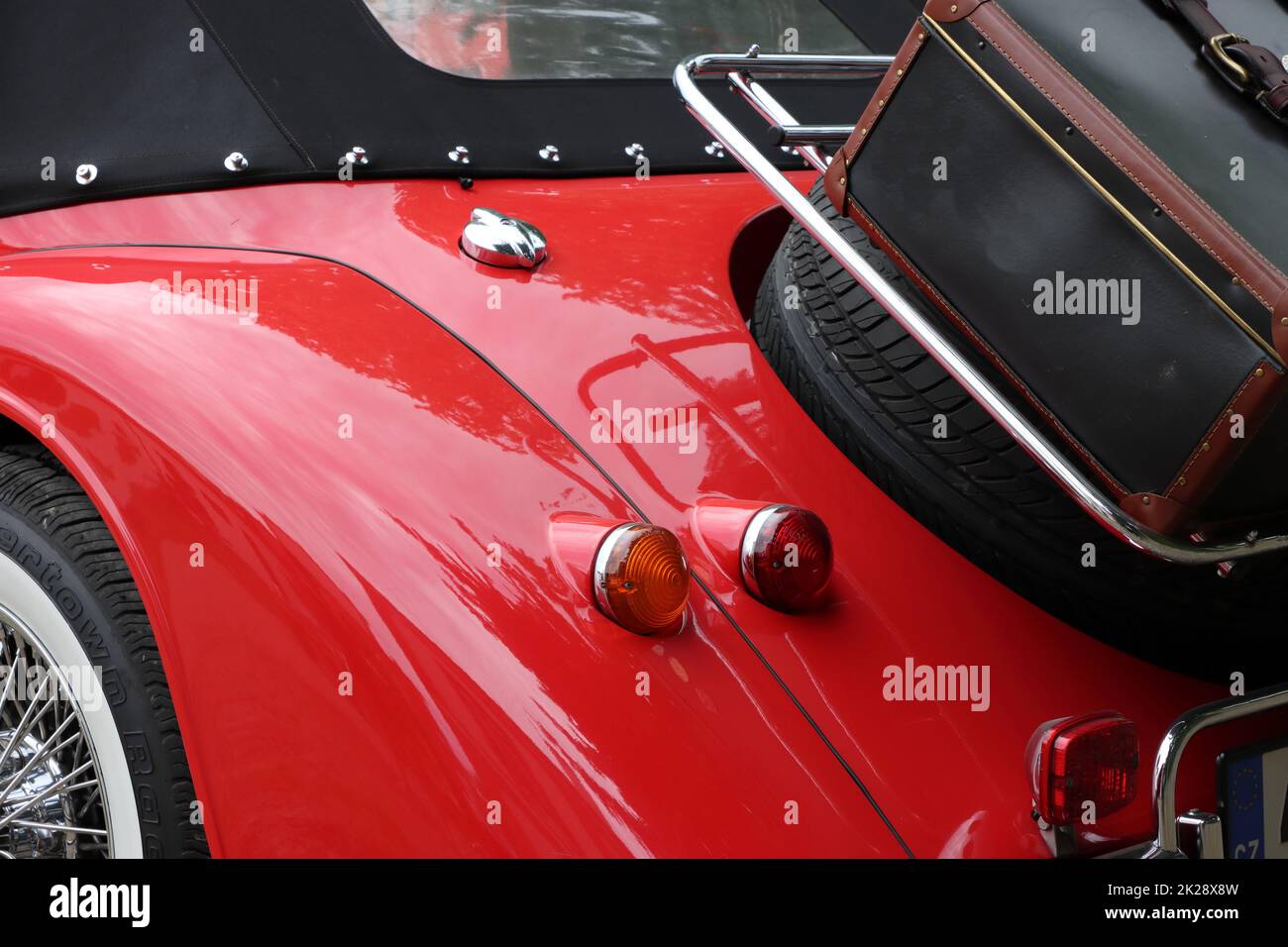 oldtimer classic car detail Stock Photo - Alamy