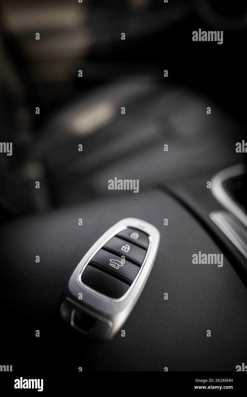 Modern car wireless key Stock Photo - Alamy