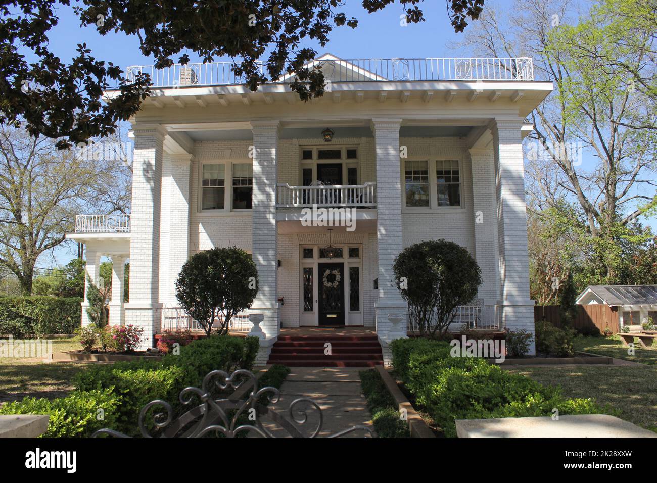 Historic Mansion in Rural Small Town East Texas Stock Photo - Alamy