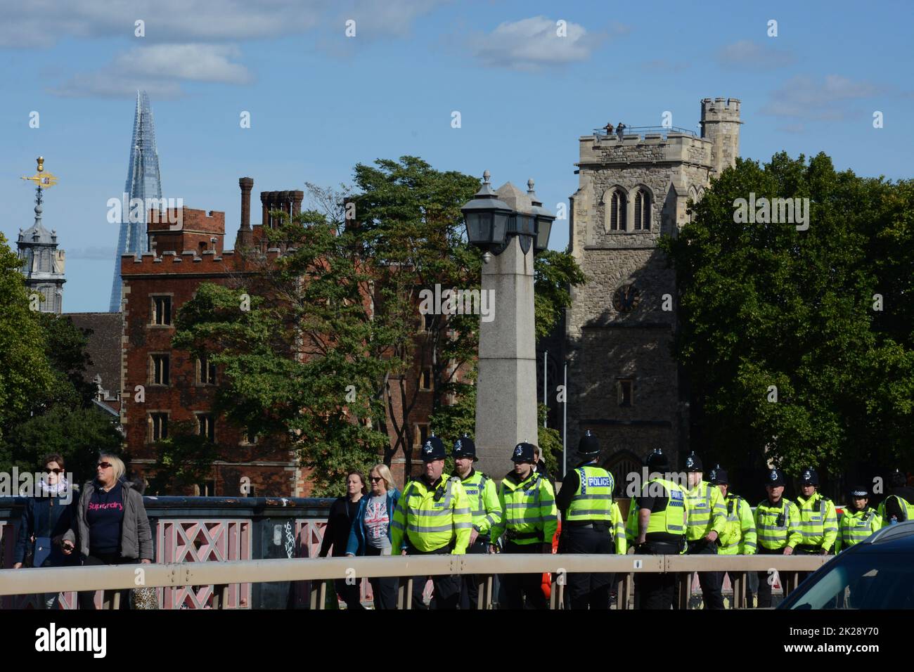 Police on Lambeth Bridge heading for Victoria Gardens along the same ...