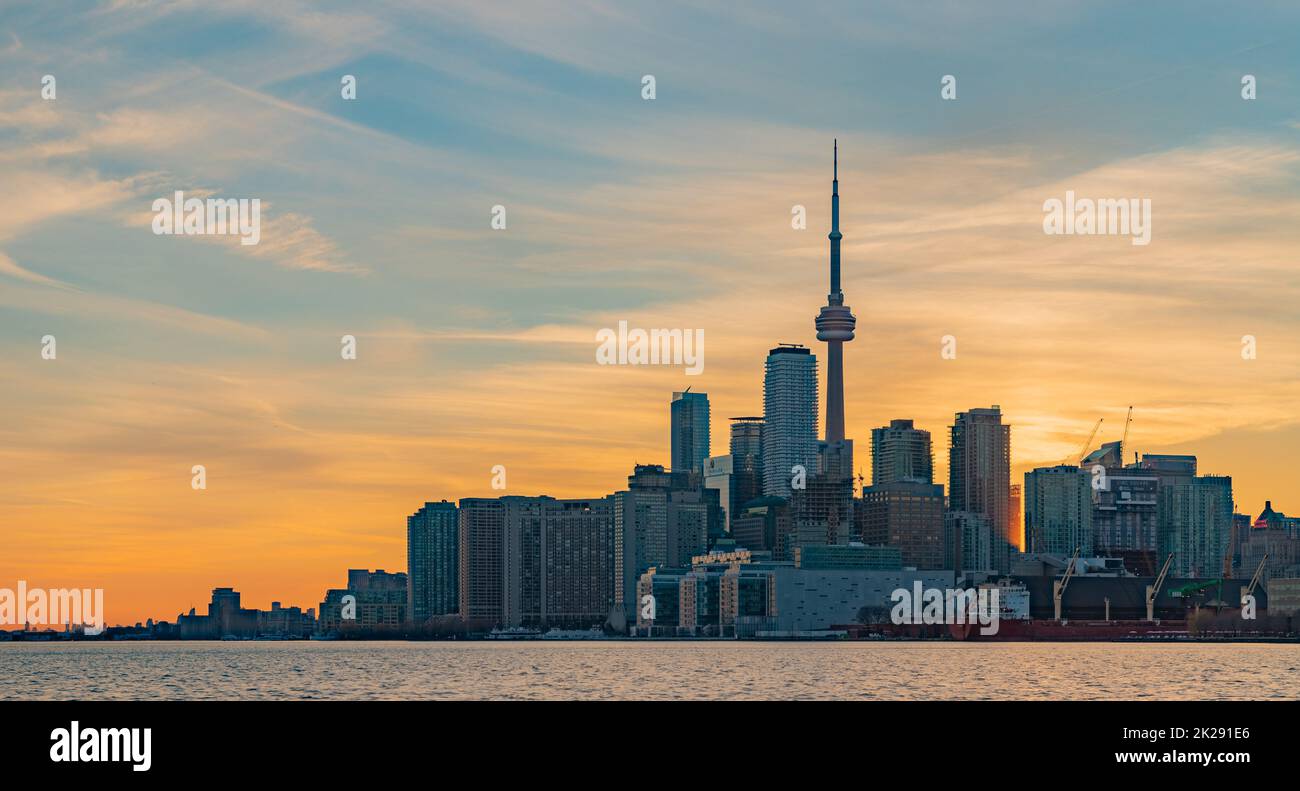 Toronto sunset hi-res stock photography and images - Alamy