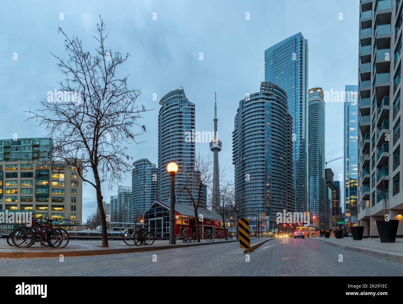 Toronto high rises hi-res stock photography and images - Alamy