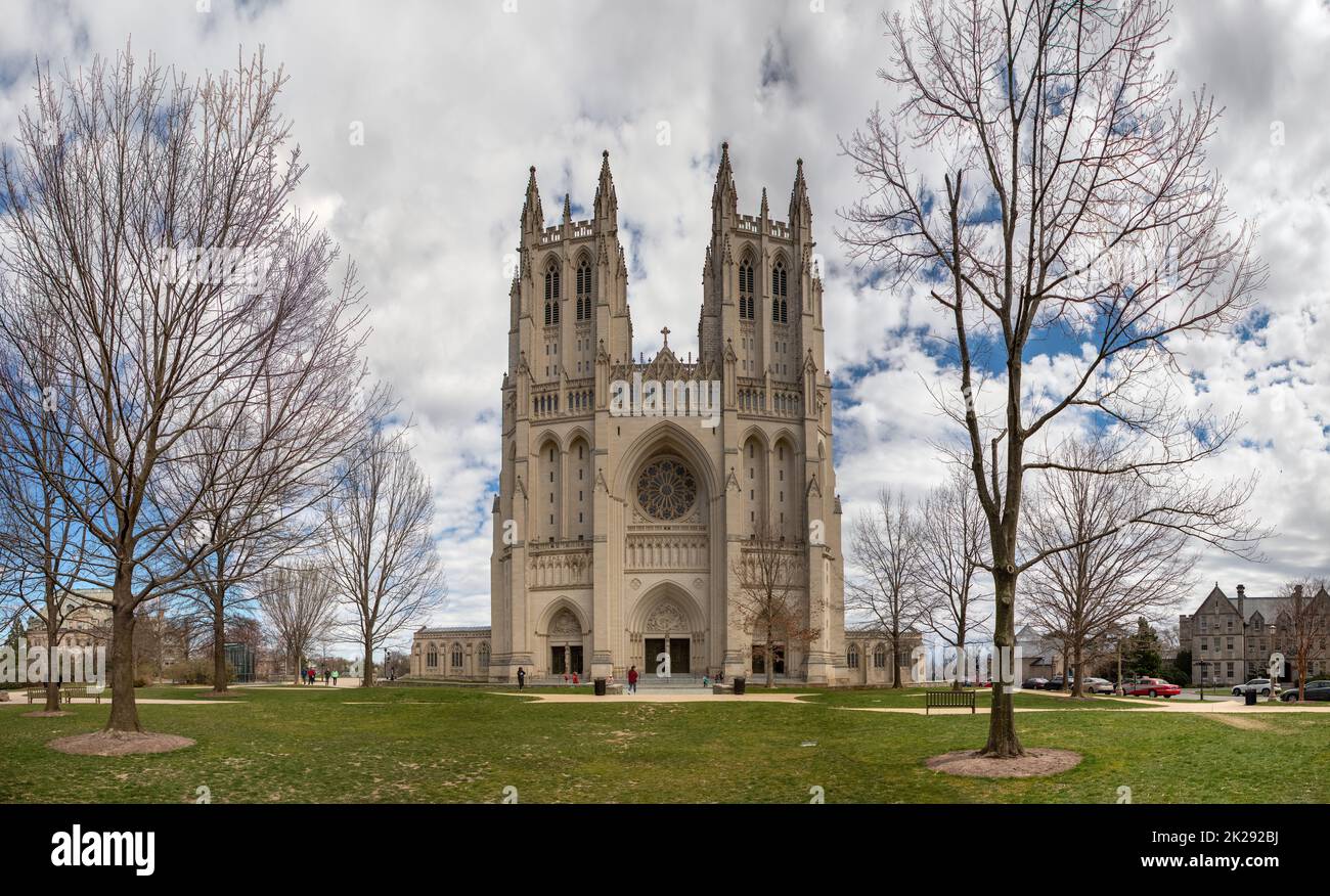 Washington national cathedral towers hi-res stock photography and images - Alamy