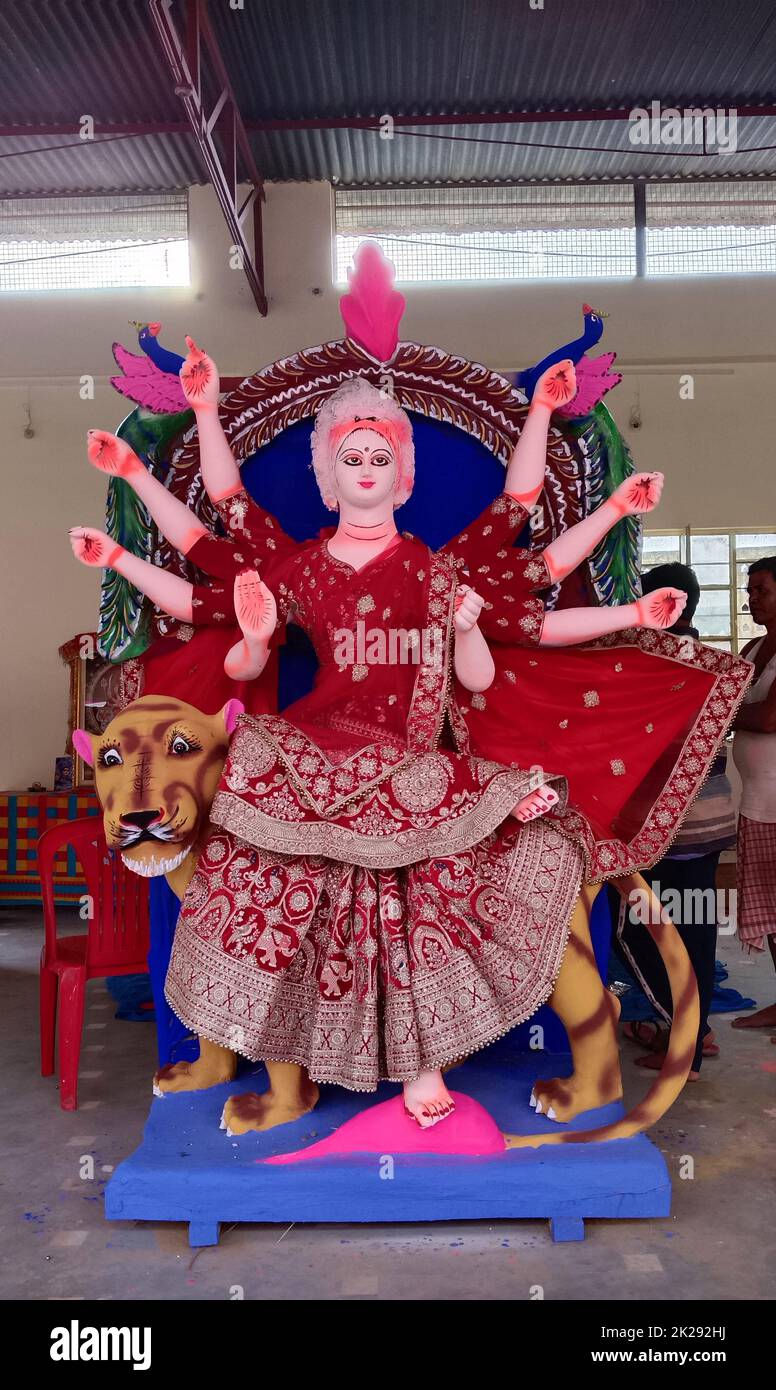 Beawar, Rajasthan, India. 21st Sep, 2022. Artist prepares an idol of ...