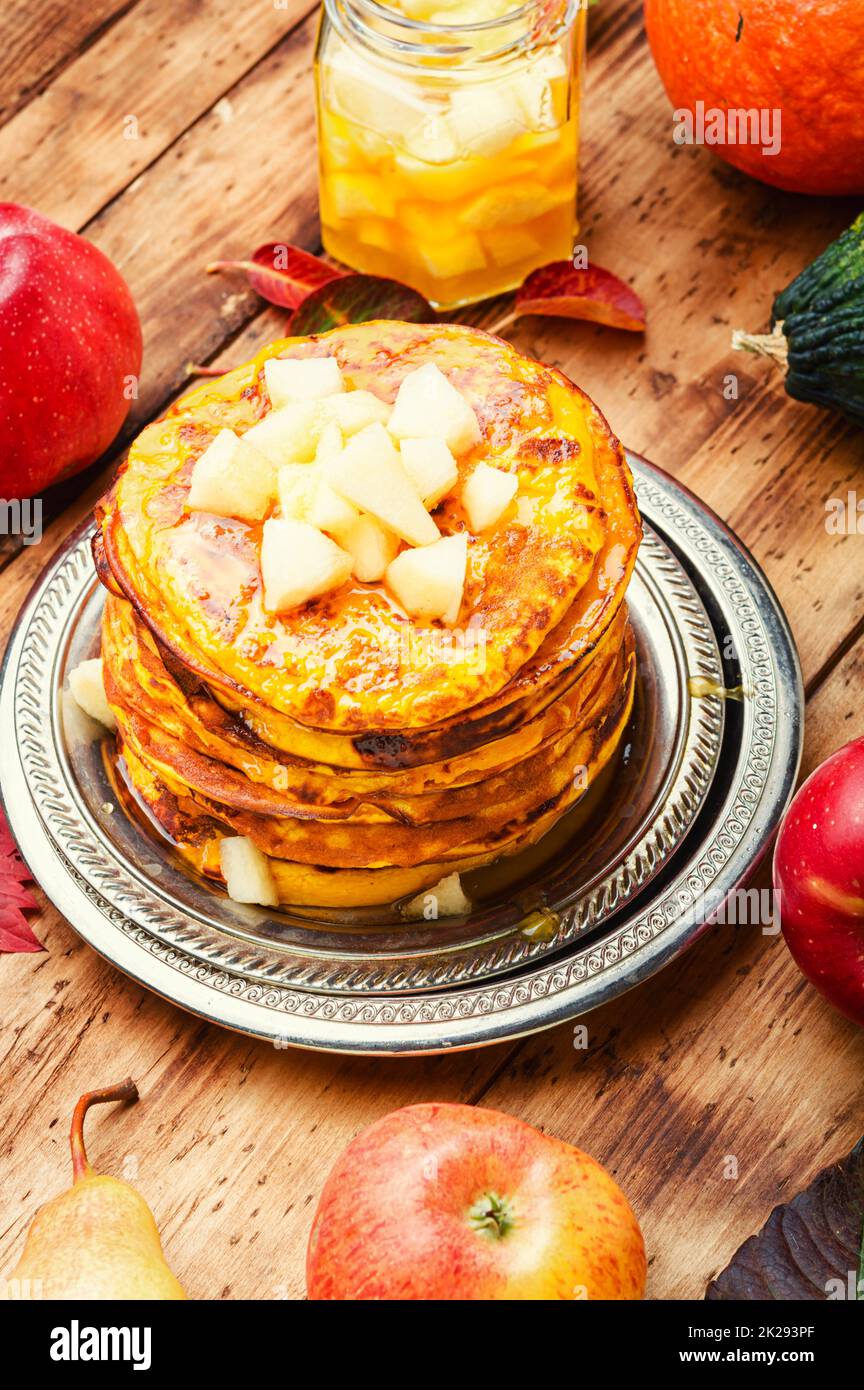 Stack delicious homemade pancakes hi-res stock photography and images ...