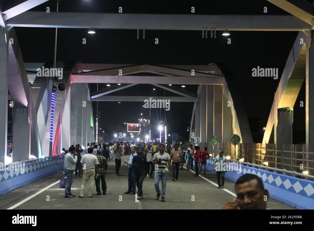 Kolkata, India. 22nd Sep, 2022. The newly-constructed Tala Bridge its ...