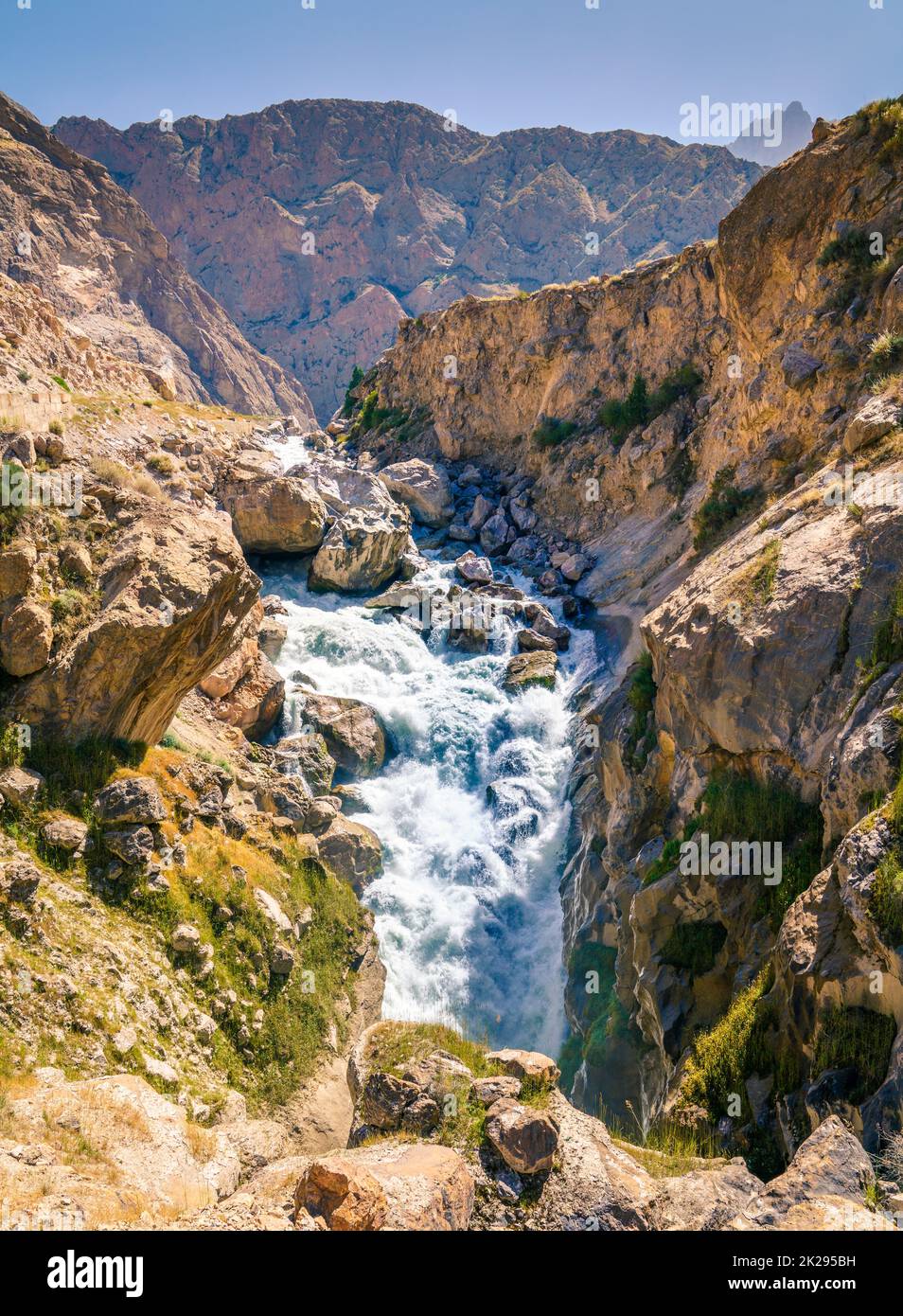 Tajikistan zarafshan river hi-res stock photography and images - Alamy