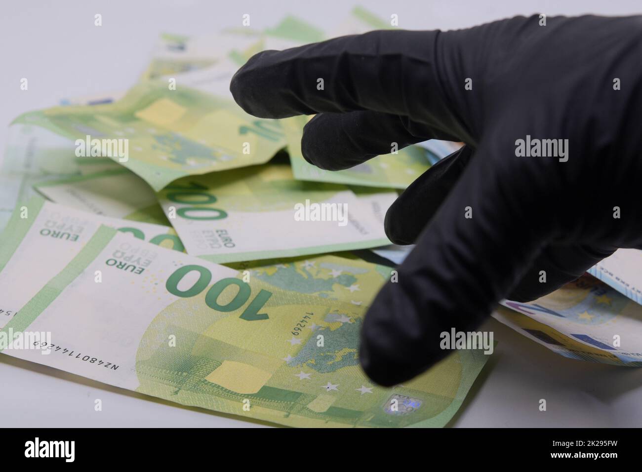 Money theft hi-res stock photography and images - Alamy