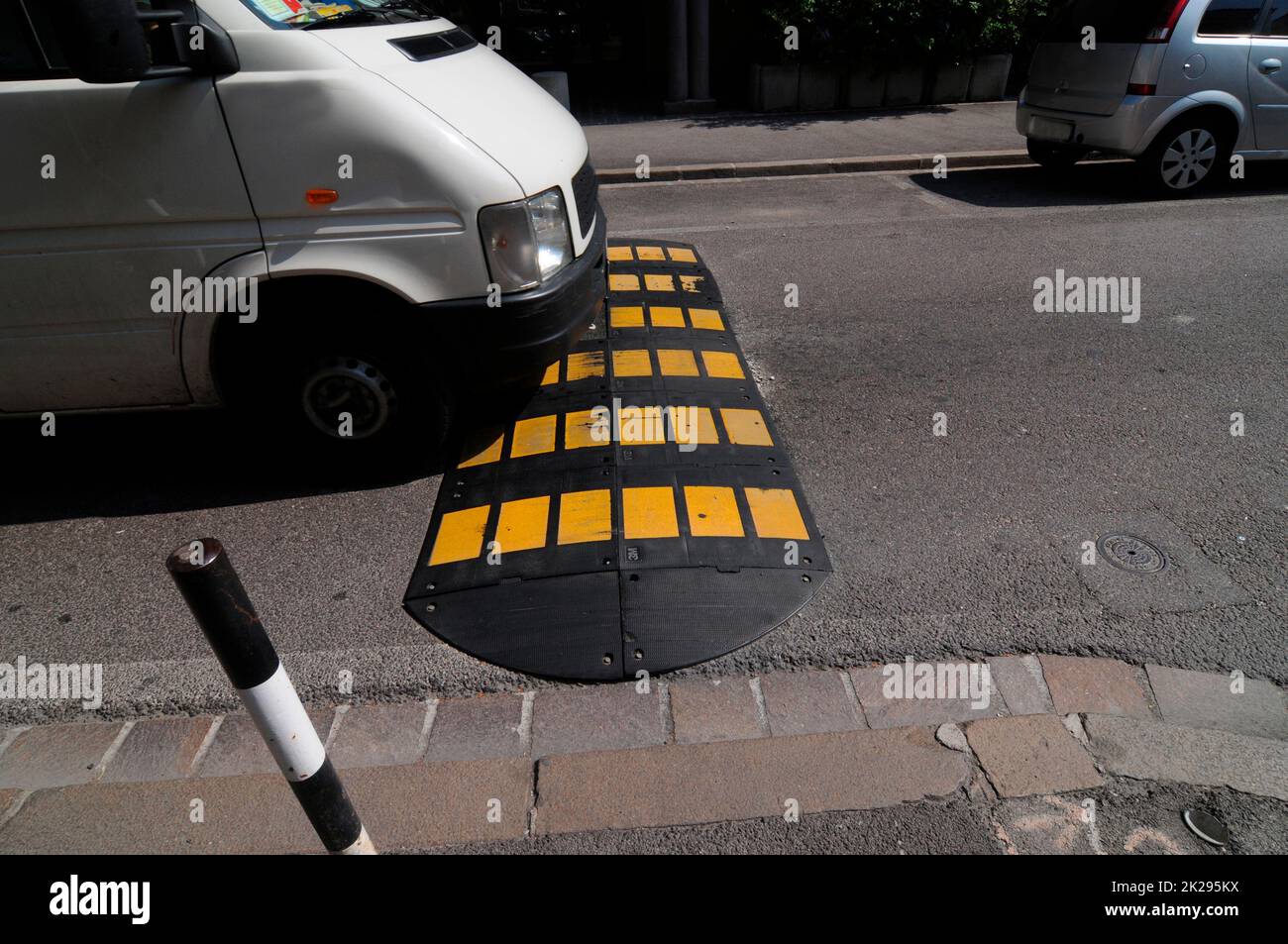 Vehicle calming hi-res stock photography and images - Alamy