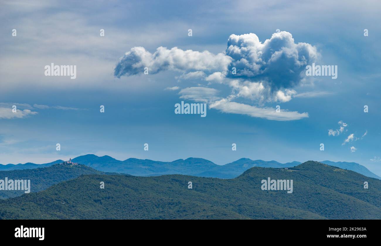Cloud formation landscape hi-res stock photography and images - Alamy