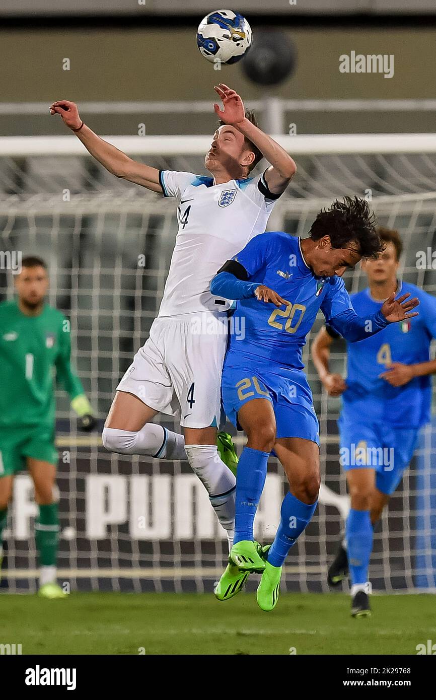 Levi Colwill (England U21)Emanuel Vignato (Italy U21) during the Uefa ...
