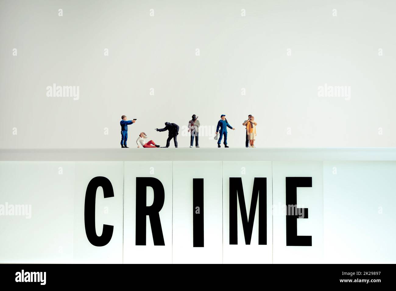 Female police officer at scene of crime hi-res stock photography and ...