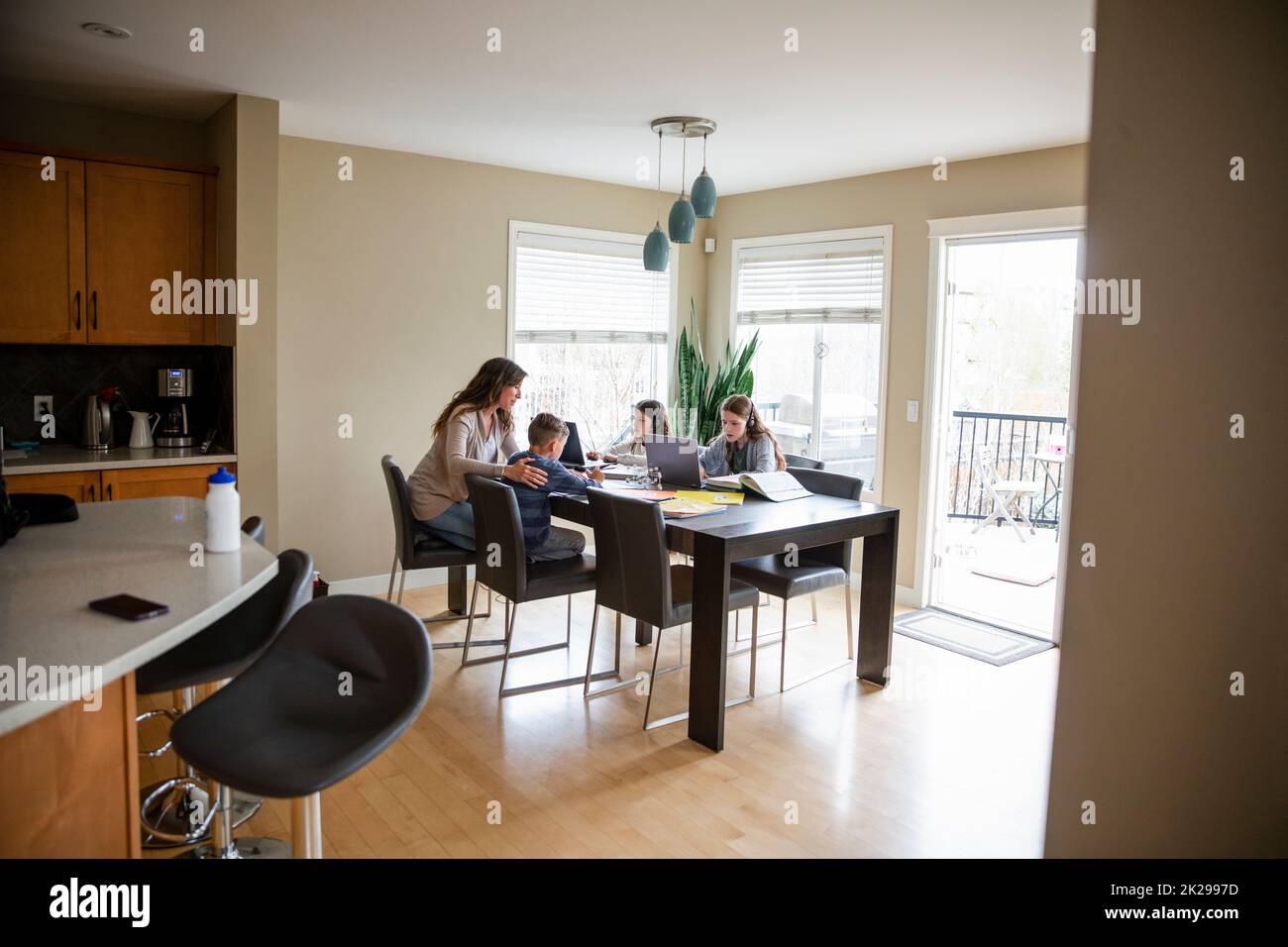 Helping children learn hi-res stock photography and images - Alamy Helping children learn hi-res stock photography and images - Alamy