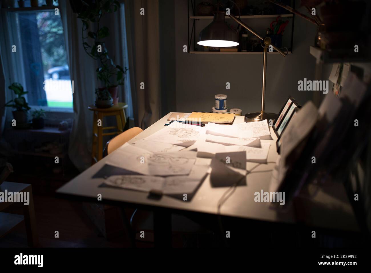 Work under progress hi-res stock photography and images - Alamy