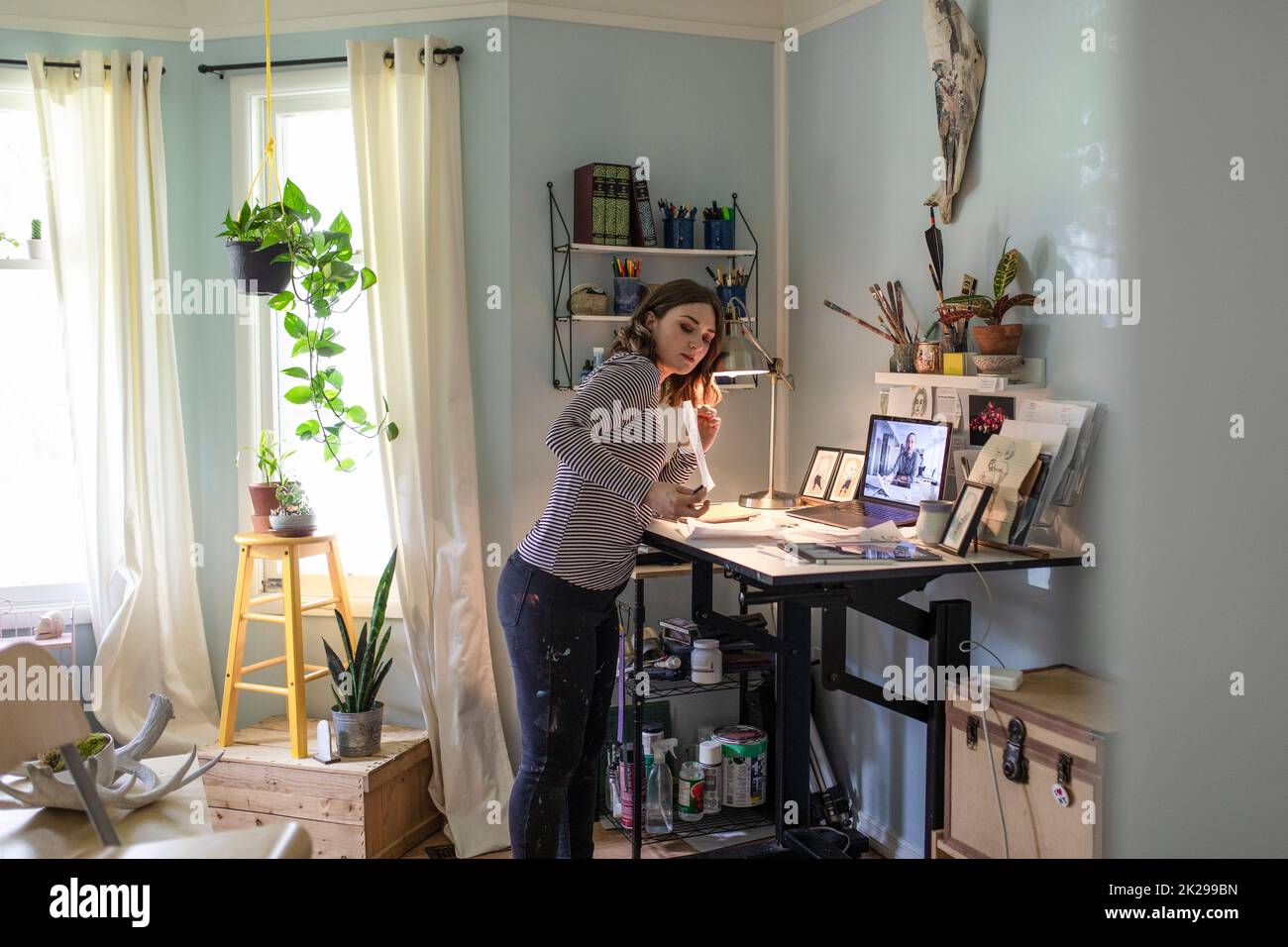 Sketch work artist hi-res stock photography and images - Alamy