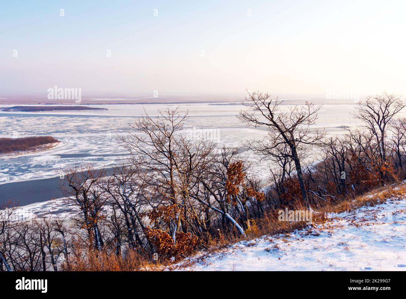 Freezing river hi-res stock photography and images - Alamy