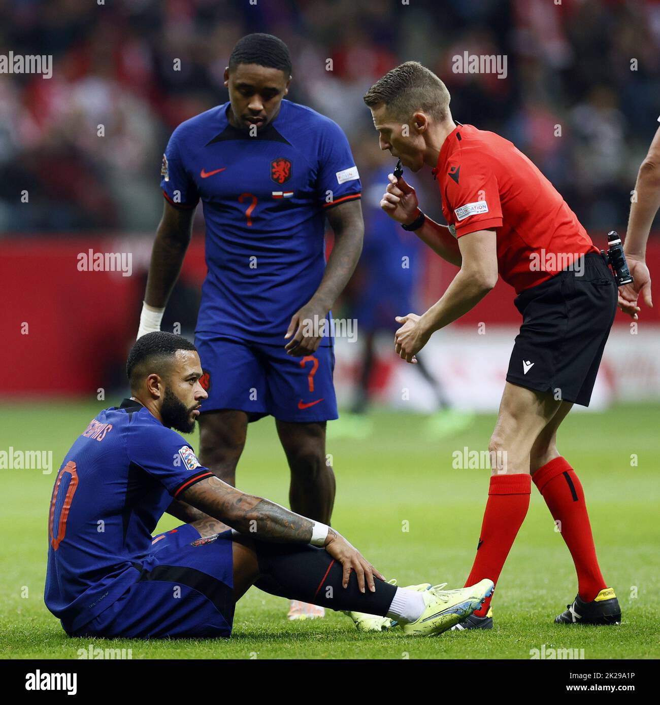 WARSAW - (lr) Memphis Depay of Holland, referee Alejandro Hernandez ...