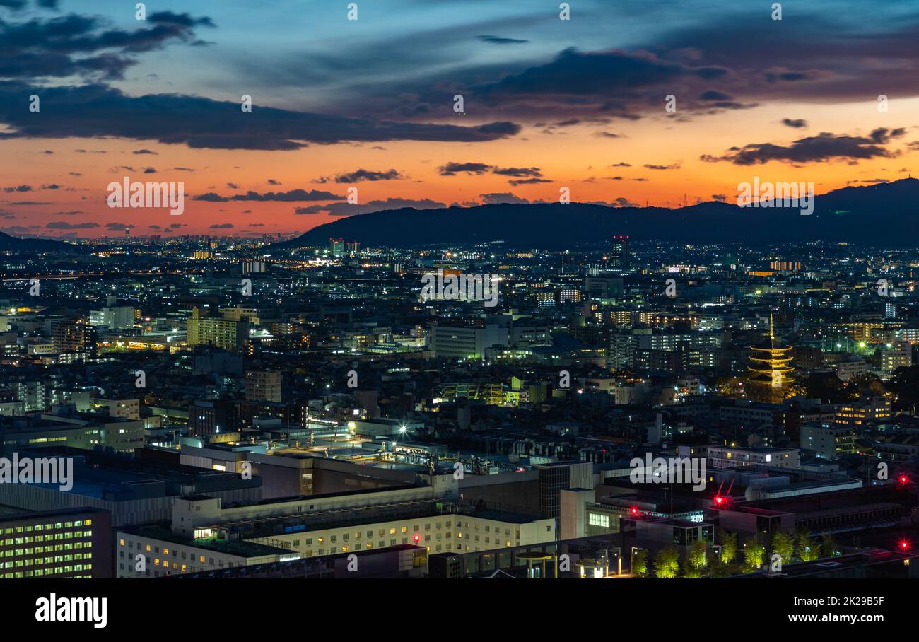 Kyoto temple sunset hi-res stock photography and images - Alamy