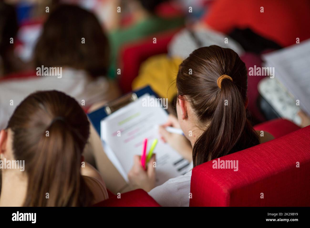 Student group university taking notes hi-res stock photography and ...
