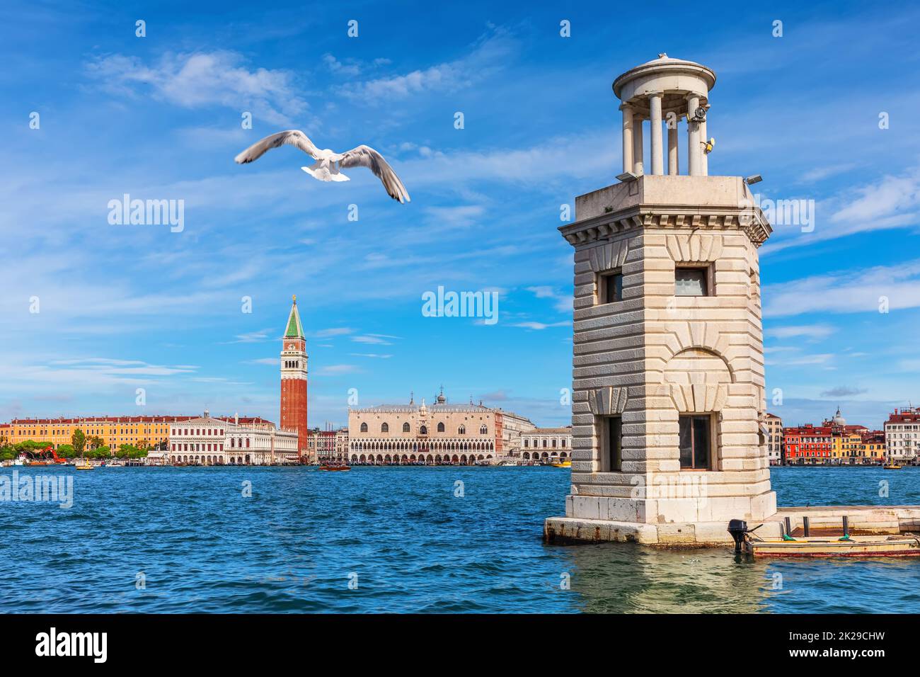 Canal lighthouse view hi-res stock photography and images - Alamy