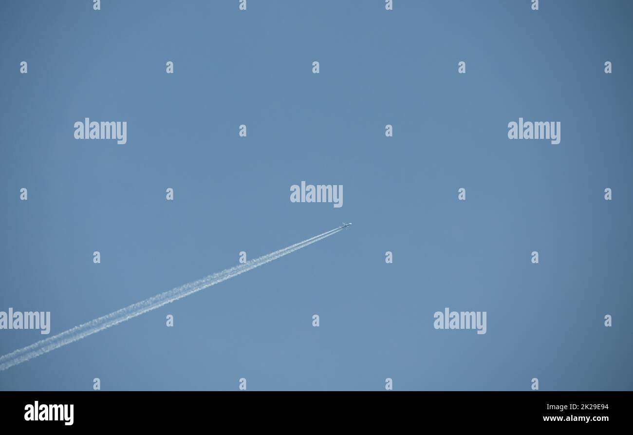 Kerosene strips from an airplane in the Spanish sky in Alicante ...