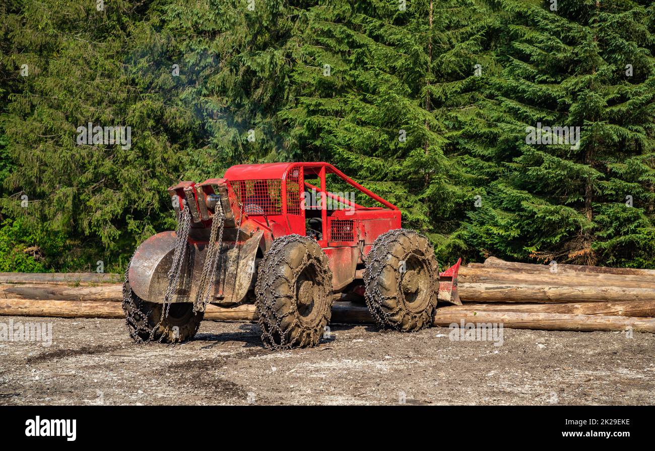 Logging tractor hi-res stock photography and images - Alamy