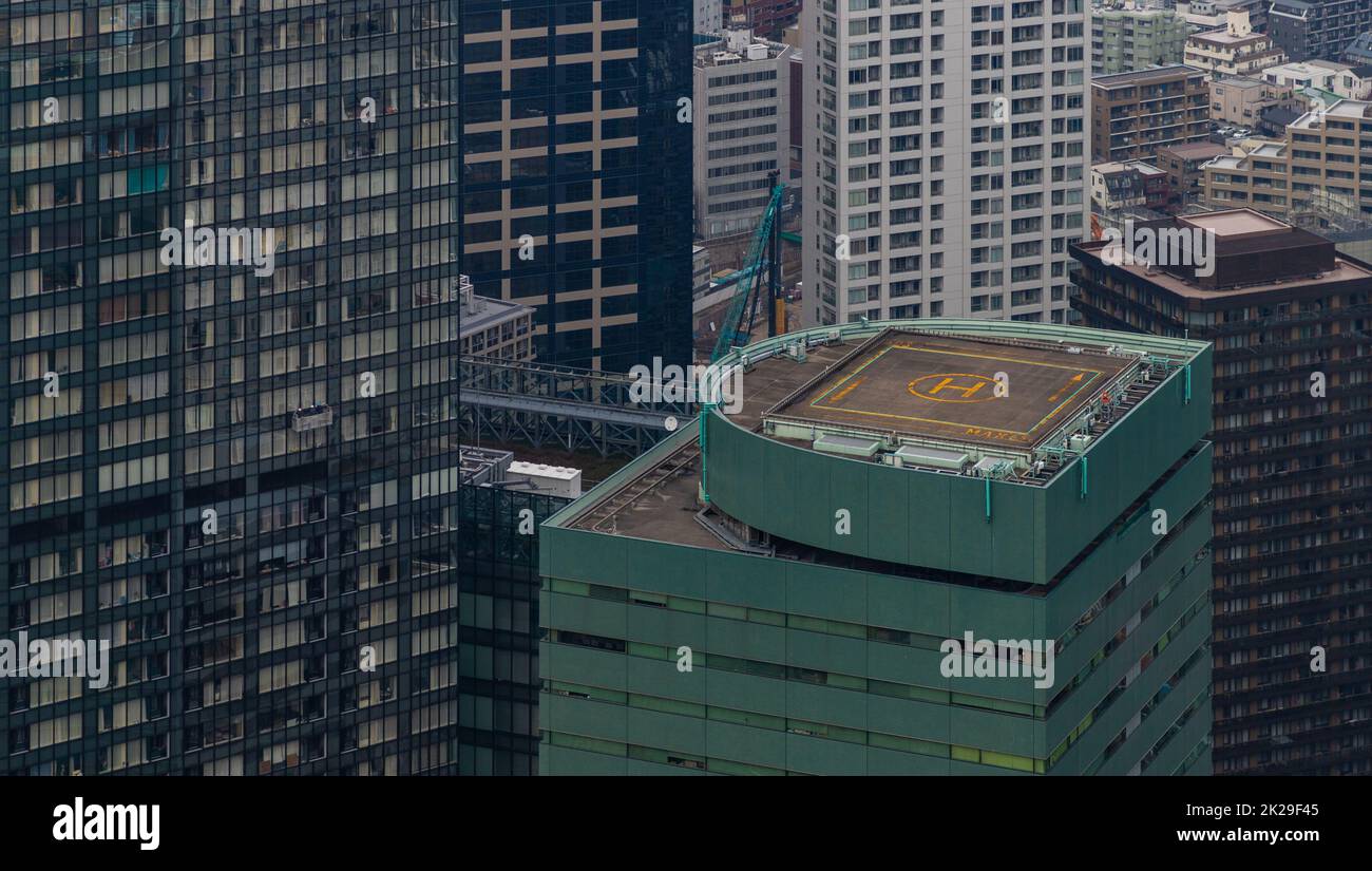 Helipad building hi-res stock photography and images - Alamy