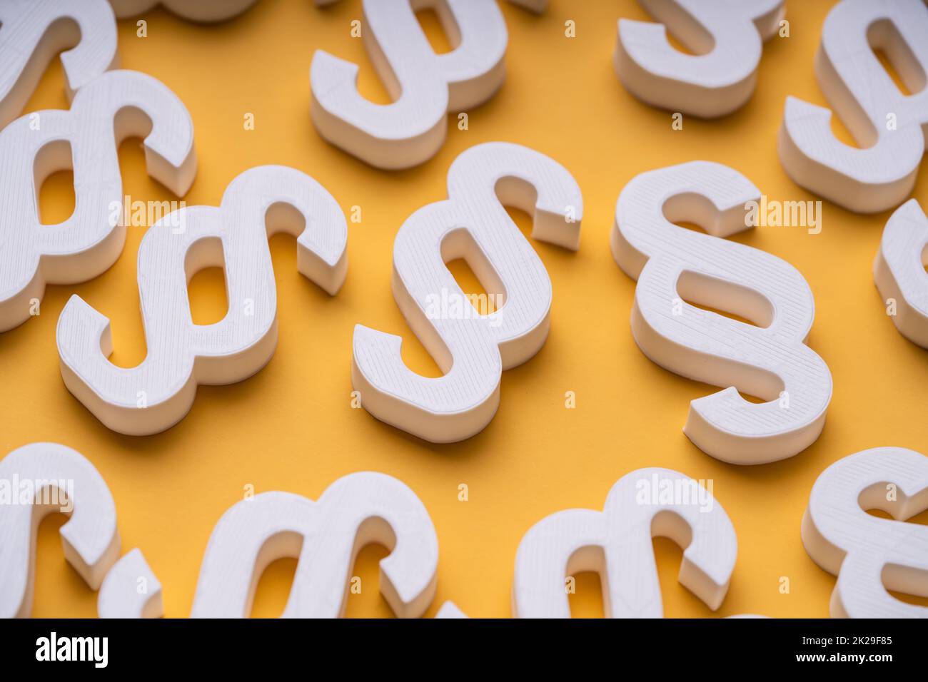 White and yellow sign hi-res stock photography and images - Alamy