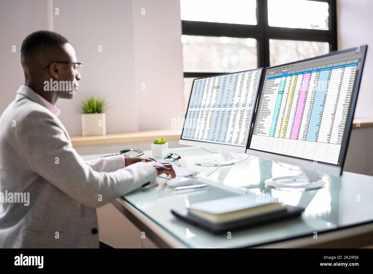 Computer Spreadsheet Data Analyst Man Stock Photo - Alamy