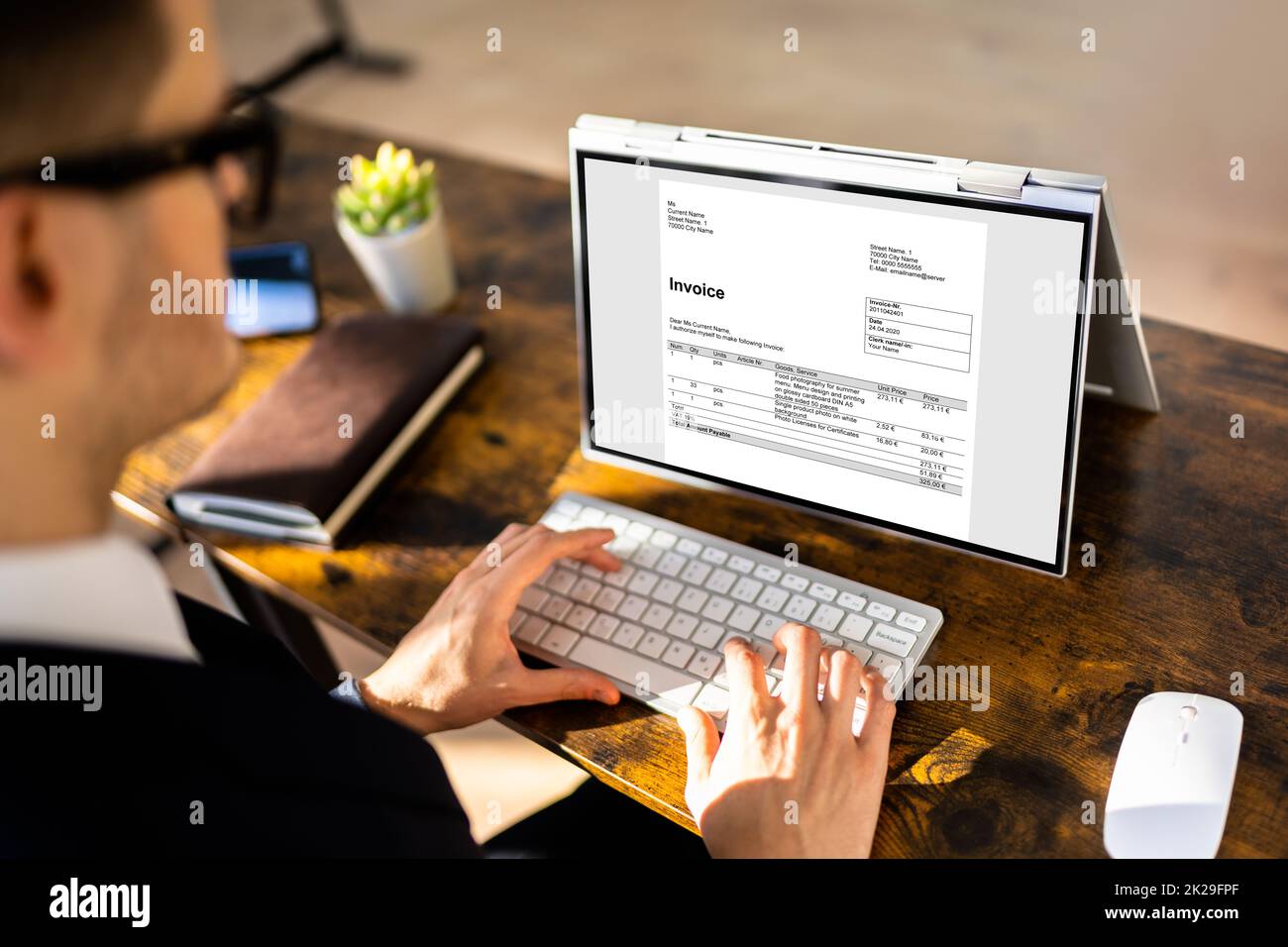 Digital Electronic Bill And Accountant E Invoice Stock Photo - Alamy