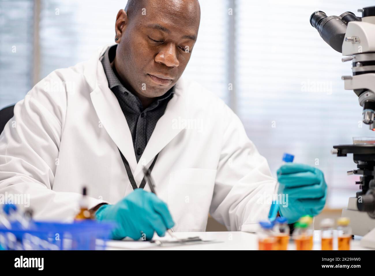 Sample analysis hi-res stock photography and images - Alamy