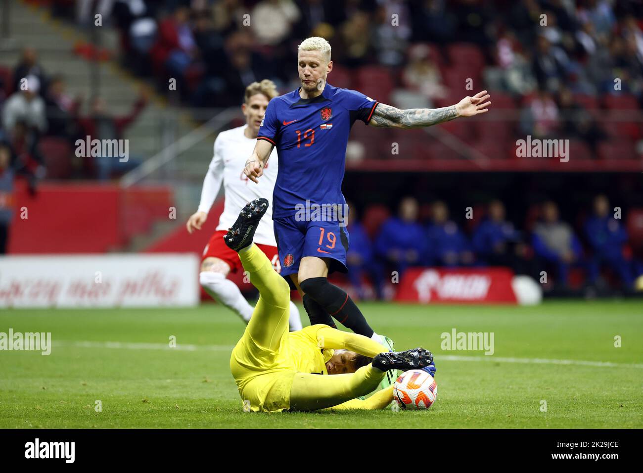 WARSAW - (lr) Poland goalkeeper Wojciech Szczesny, Wout Weghorst of ...