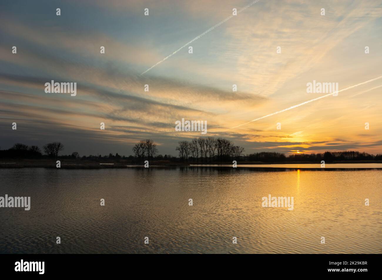 Sunset over lake beautiful view hi-res stock photography and images - Alamy