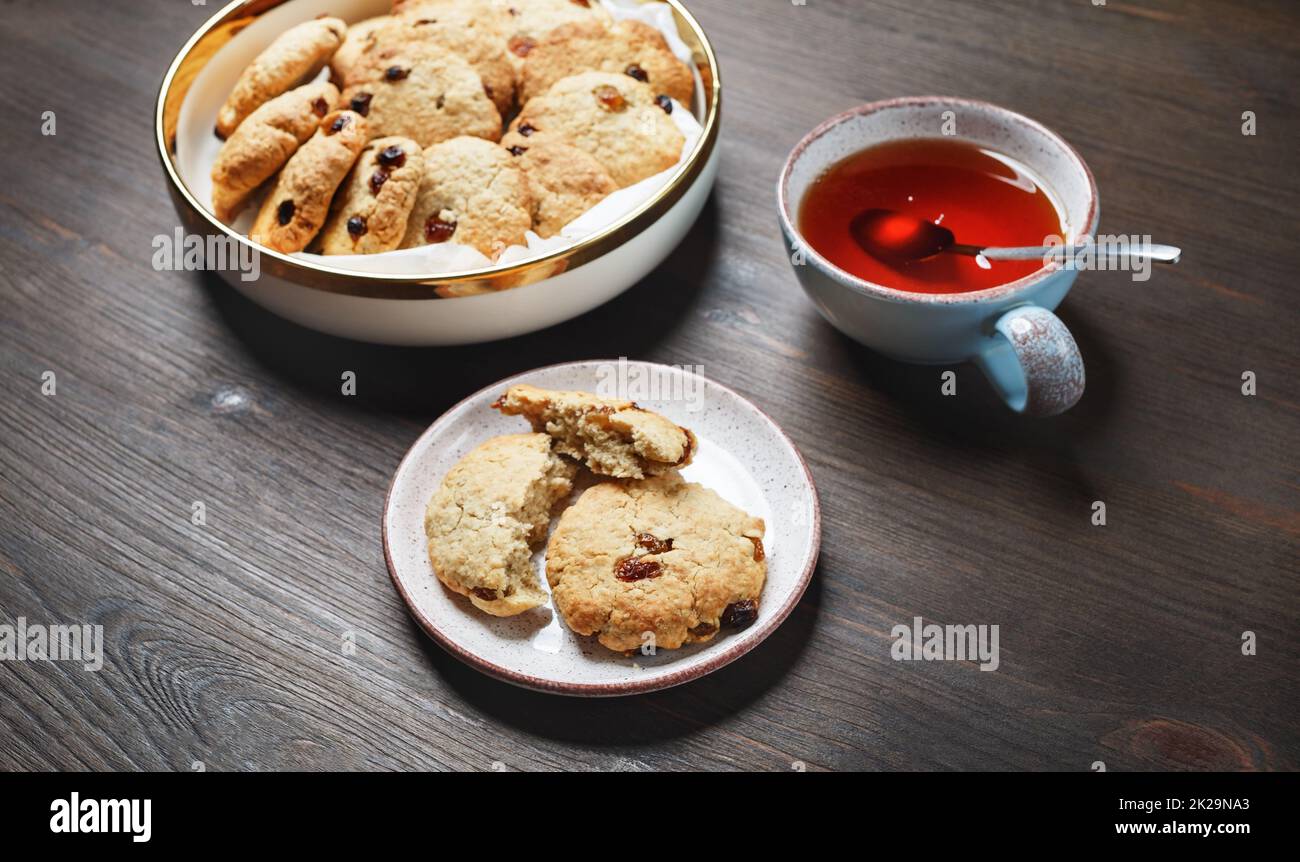 Tea cup oatmeal cookie hi-res stock photography and images - Alamy