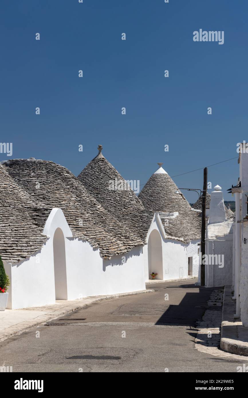 Conical trulli houses of italy hi-res stock photography and images - Alamy