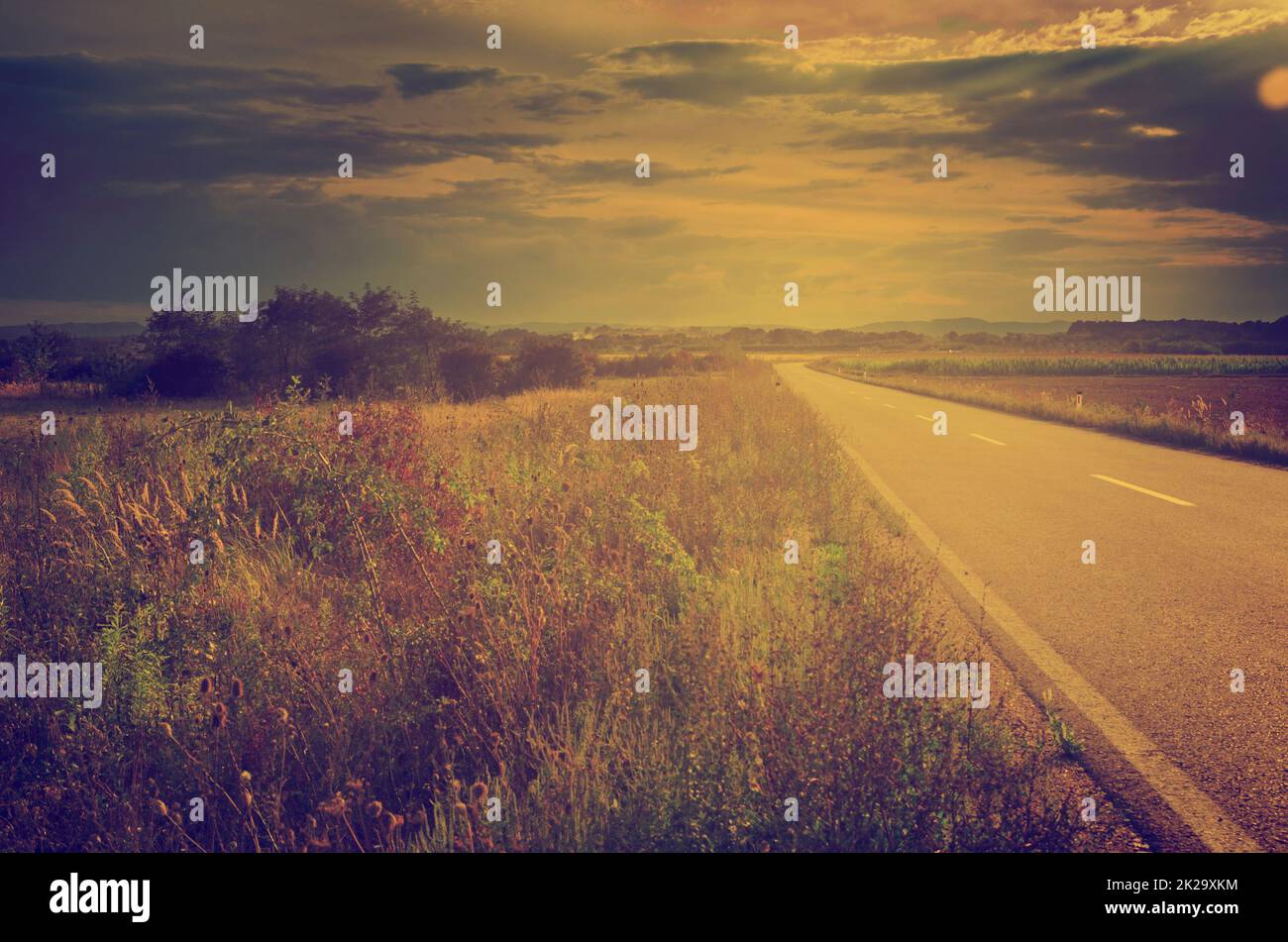 Retro style landscape view hi-res stock photography and images - Alamy