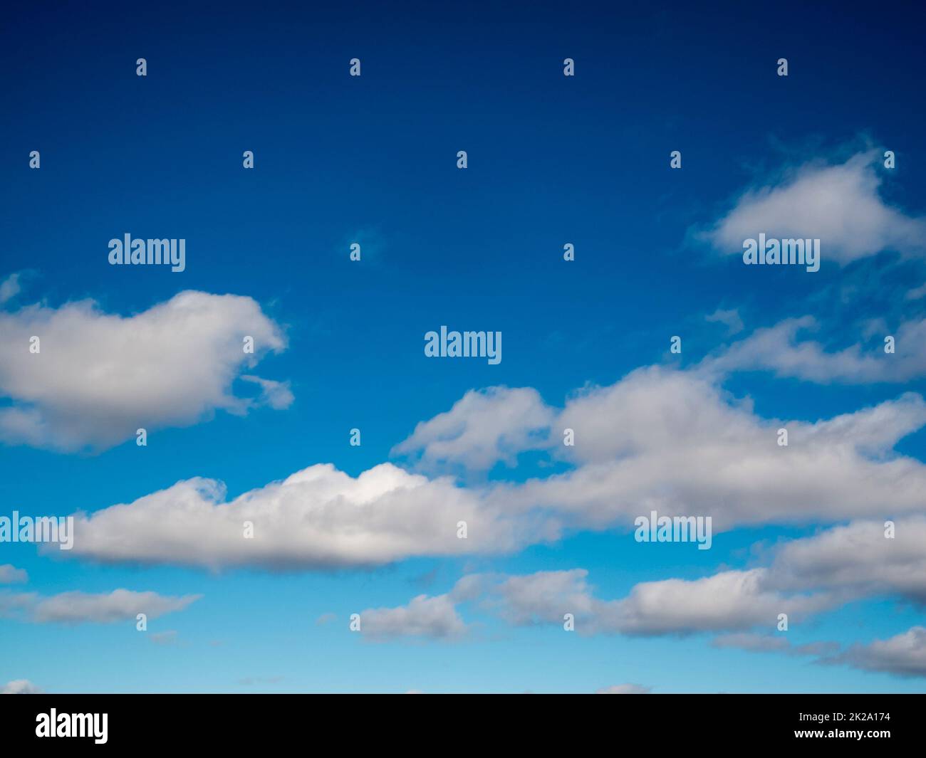 Light blue and white gradient hi-res stock photography and images - Alamy