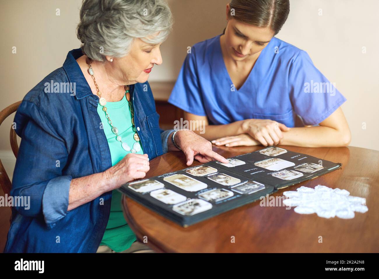 Helping resident hi-res stock photography and images - Alamy
