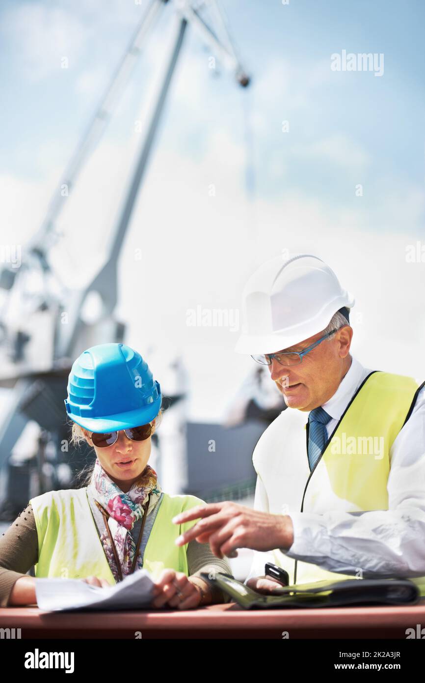 Dock workers hi-res stock photography and images - Alamy