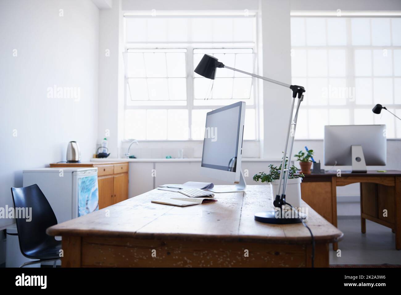 The office on the weekend. Shot of an empty office Stock Photo - Alamy