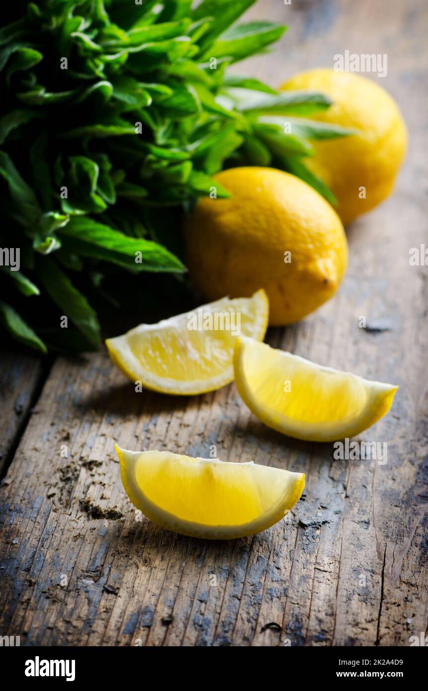 Lemon slices color hi-res stock photography and images - Alamy