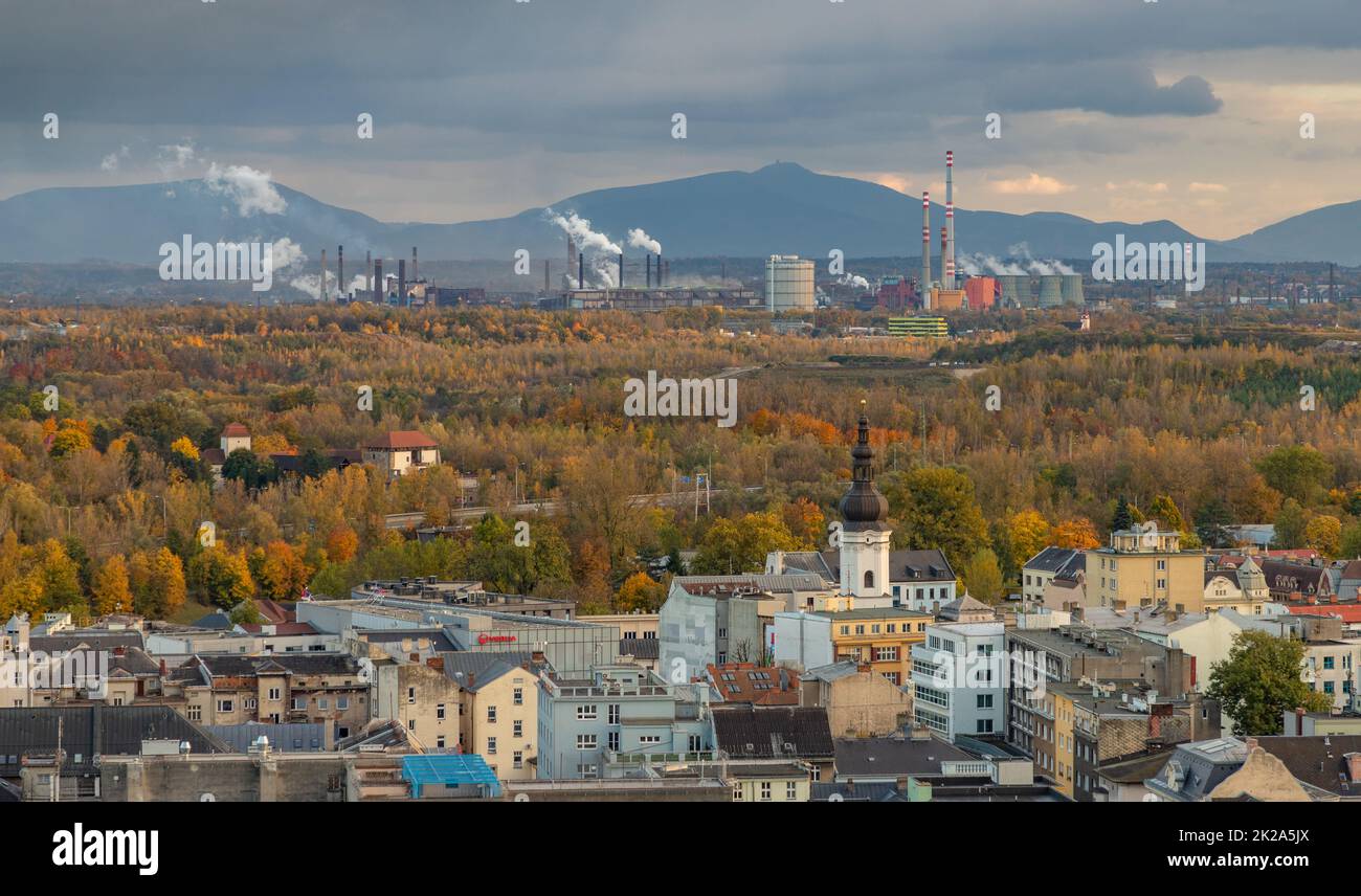Factory roofs hi-res stock photography and images - Alamy