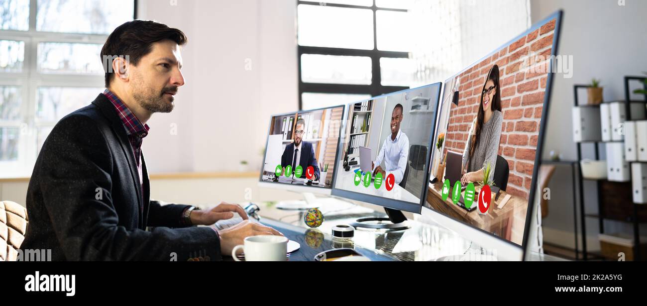 Man screen conferencing hi-res stock photography and images - Alamy