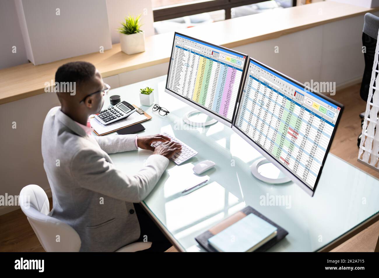 Computer Spreadsheet Data Analyst Man Stock Photo - Alamy