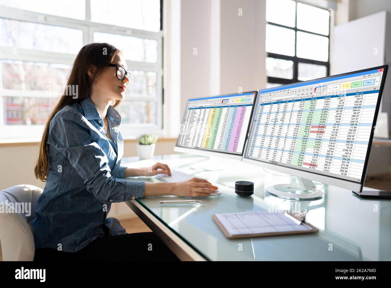 Analyst Employee Using Spreadsheet Stock Photo - Alamy