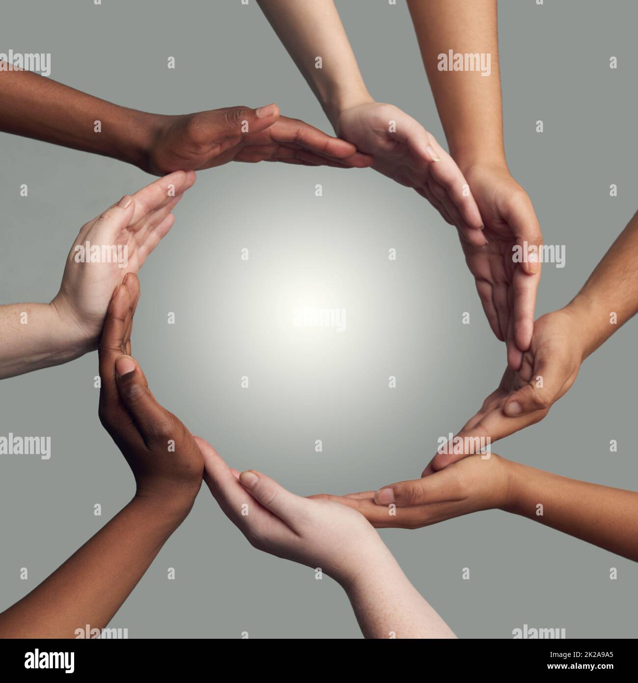 Linking hands hi-res stock photography and images - Alamy